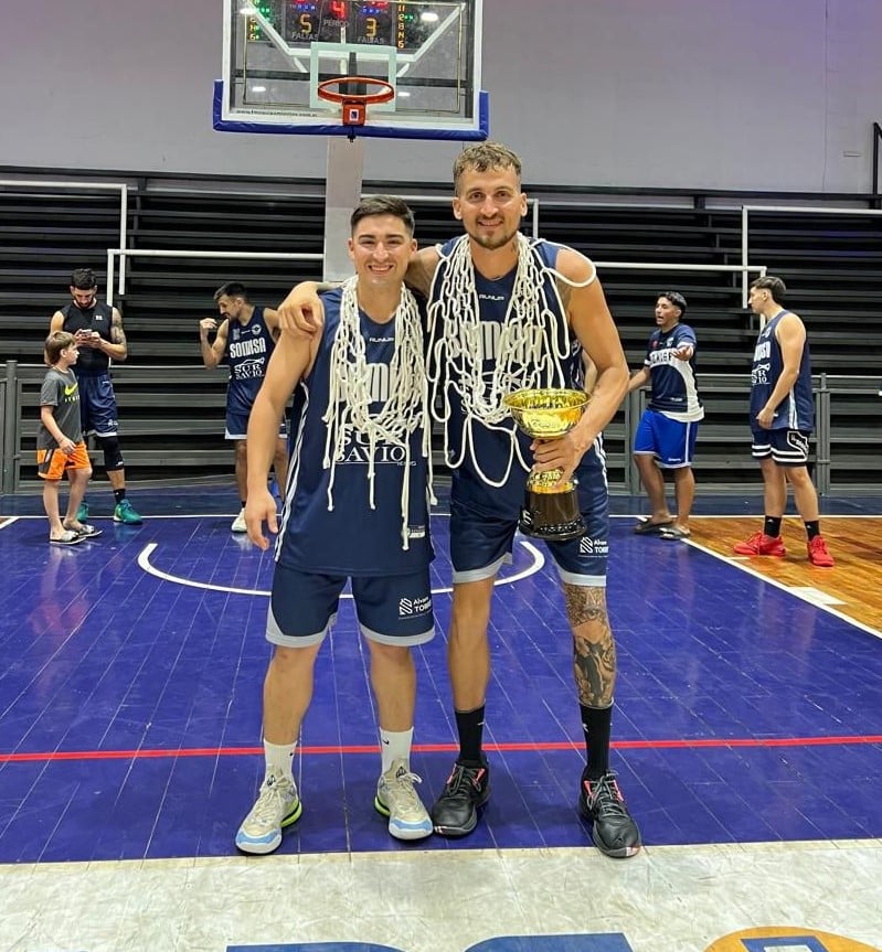 Cruz y Andollo llegaron a los nueve títulos en la Primera local ...