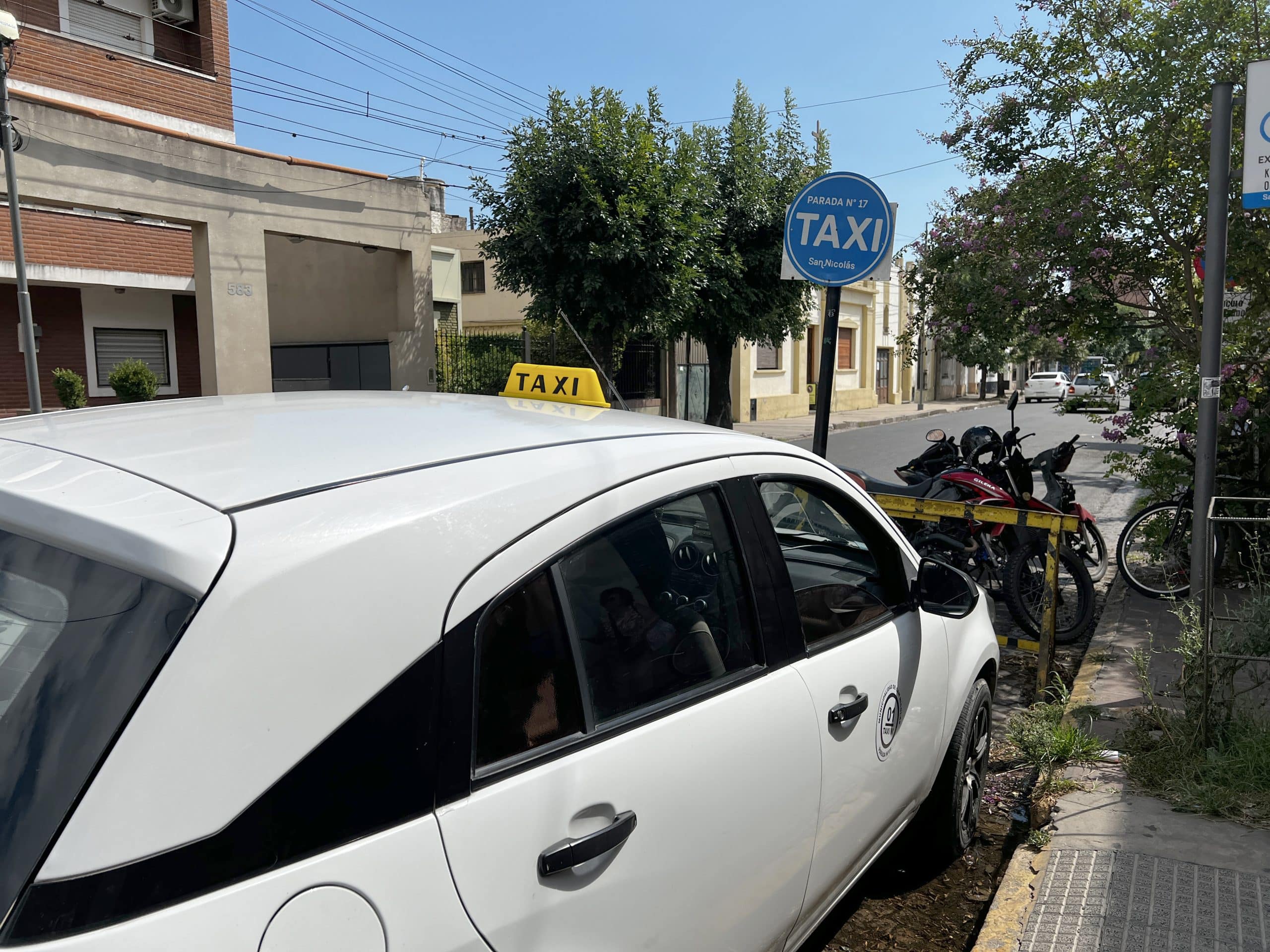 La flota de taxis se redujo un 60% en San Nicolás por el costo de ...