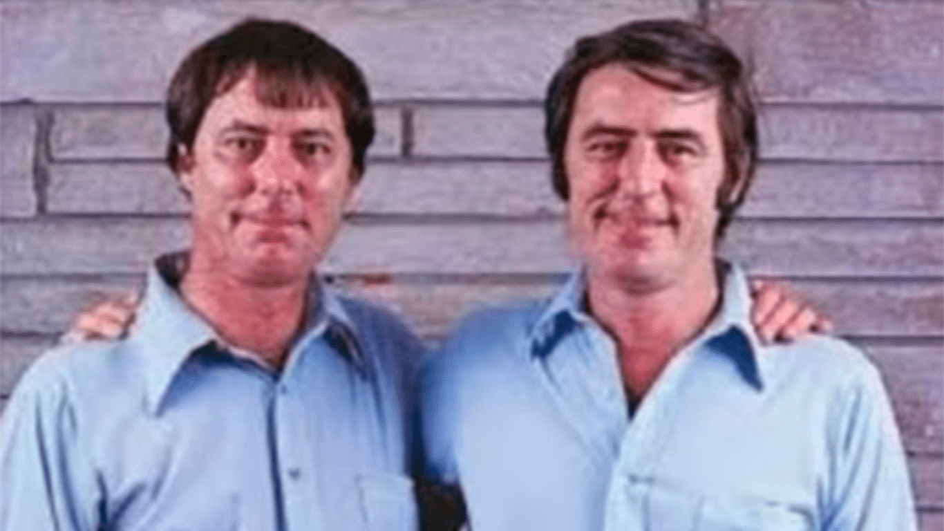 Los gemelos separados al nacer que vivieron vidas casi idénticas | Diario El Norte - San Nicolás