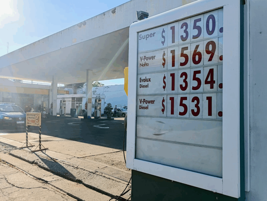 Tras los retoques de YPF, los precios de los combustibles también bajaron en estaciones de ...