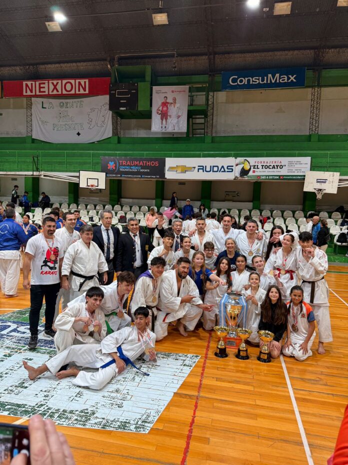 Exitosa presentación de Regatas en el Torneo Nacional de Karate ...